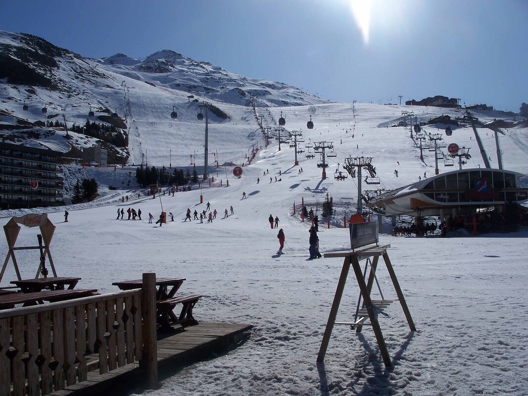 Resort guide Les Menuires: maps, restaurants & information ...