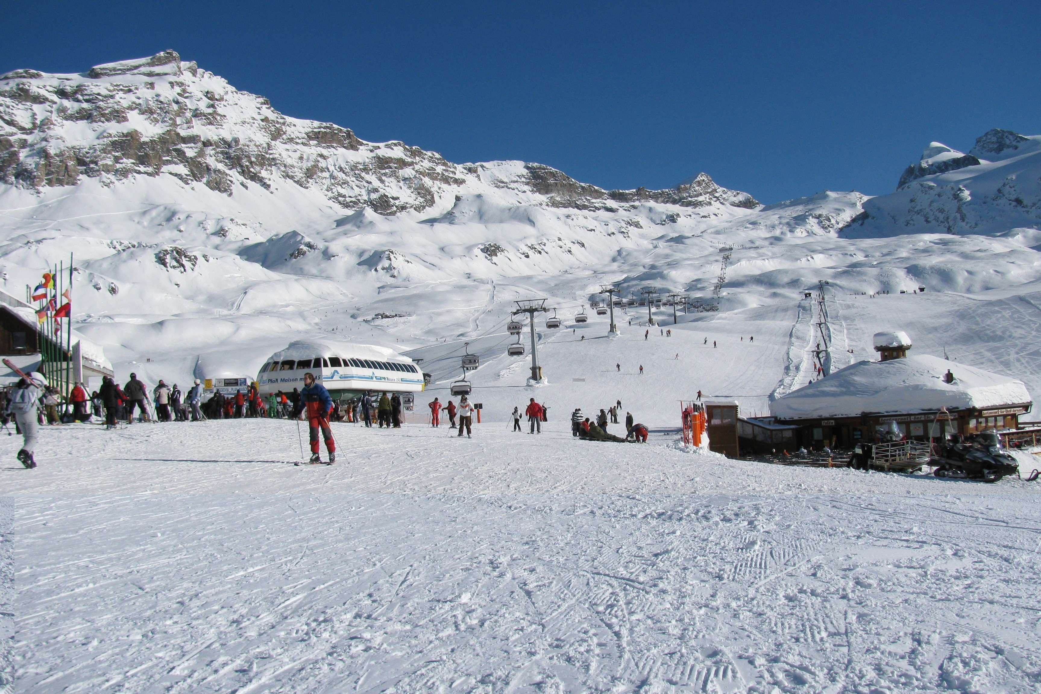 Resort guide Cervinia: maps, restaurants & information