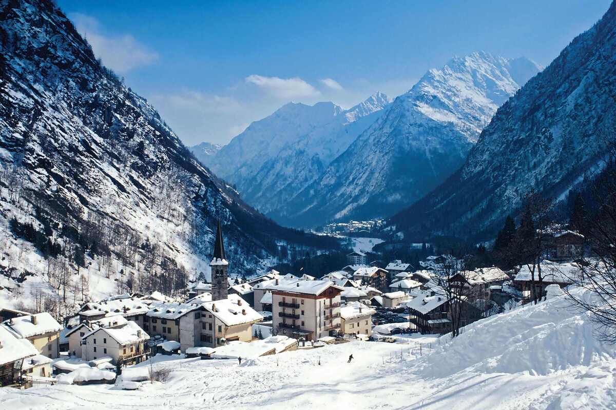 Resort guide Alagna: maps, restaurants & information