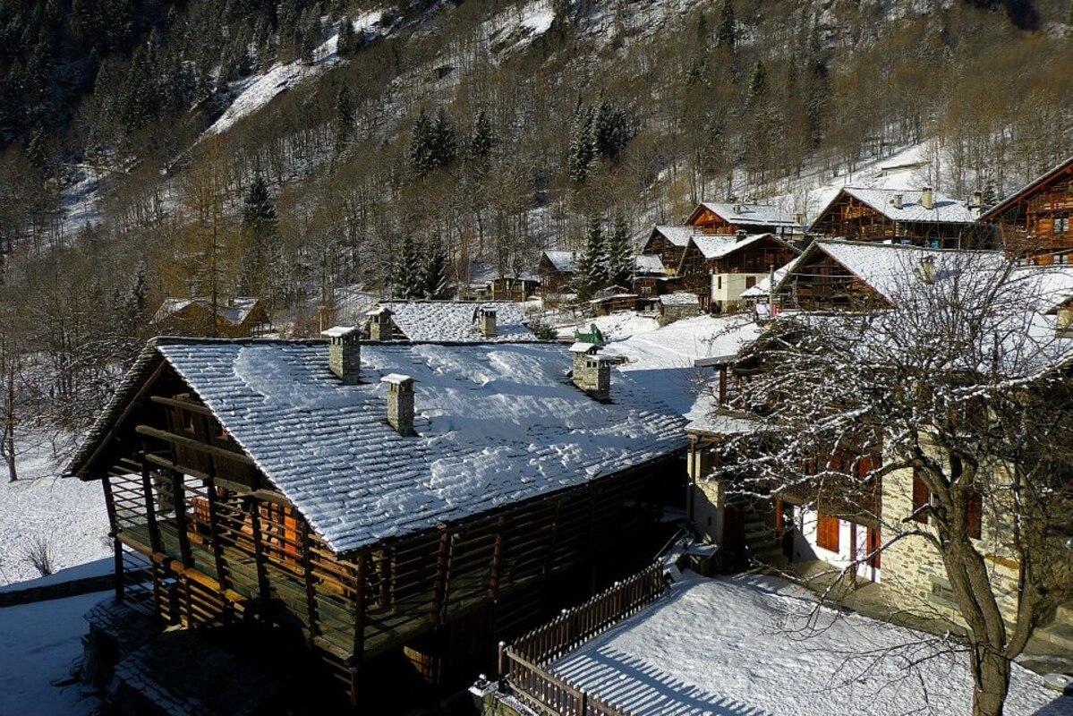 Resort guide Alagna: maps, restaurants & information